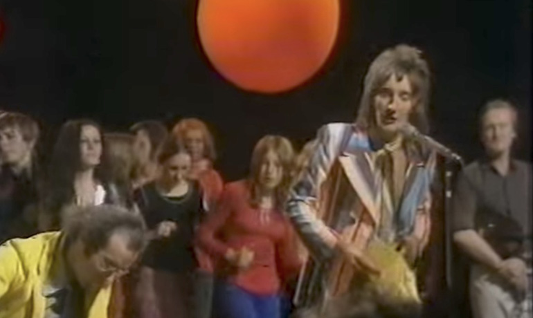What 1972 hit was Rod Stewart’s first ever number one? - Starts at 60