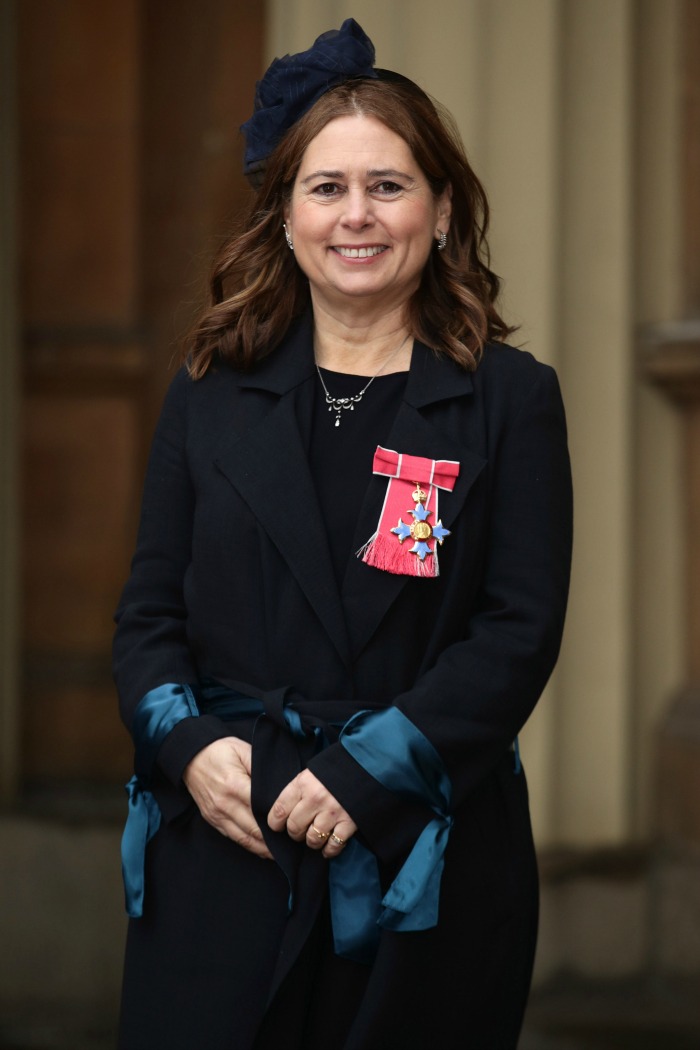 Fashion sin: Ex-Vogue editor says 40-plus women should avoid frills ...