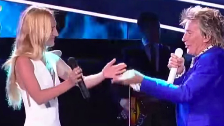 Rod Stewart’s Forever Young duet with his daughter | Starts at 60